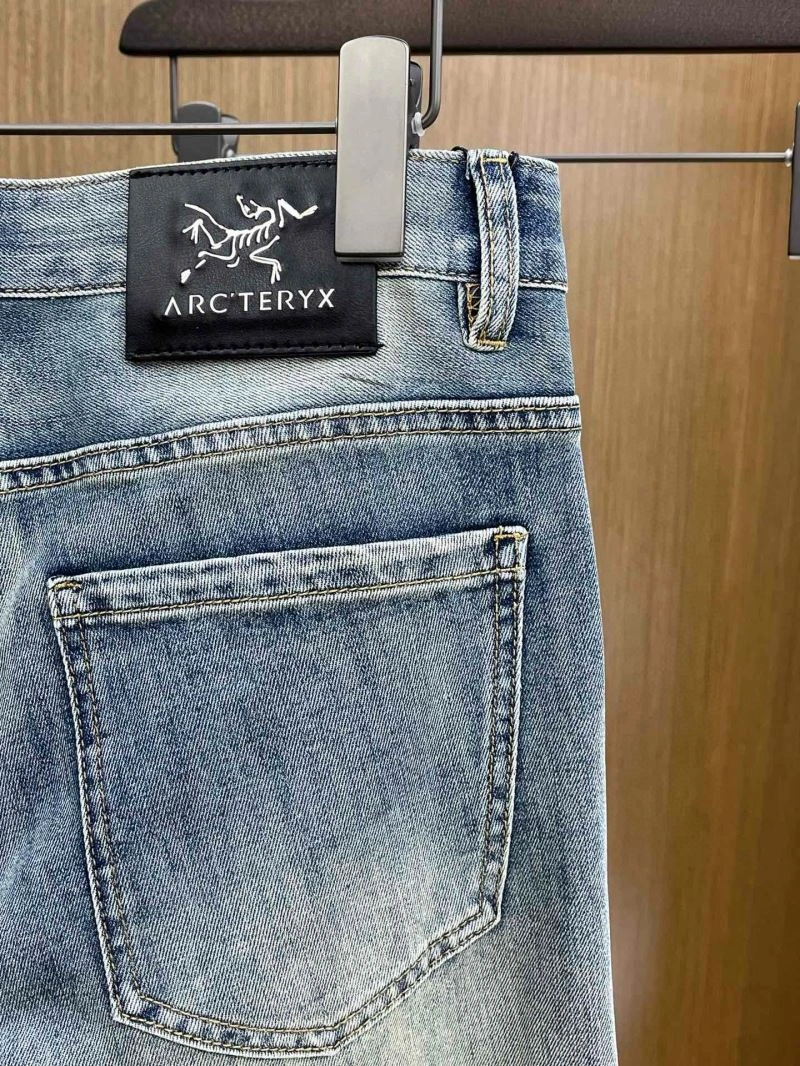 Accurate model Christian Dior Jeans