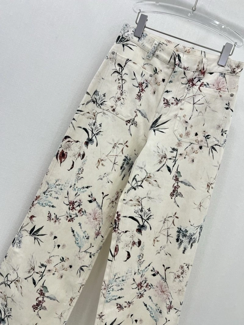 Accurate model Christian Dior Jeans