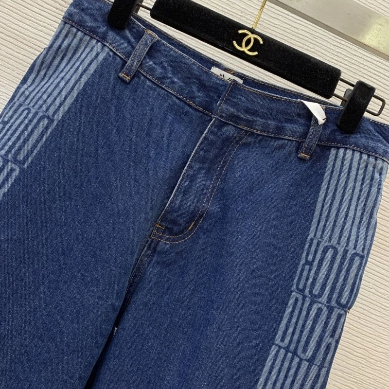 Accurate model Christian Dior Jeans