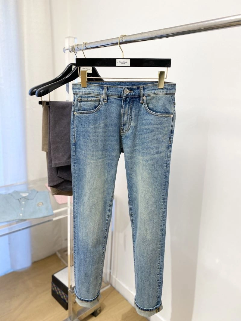 Accurate model Christian Dior Jeans
