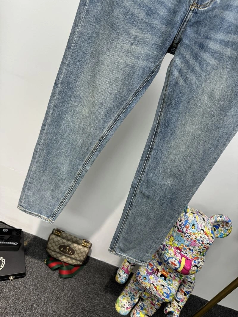 Accurate model Christian Dior Jeans