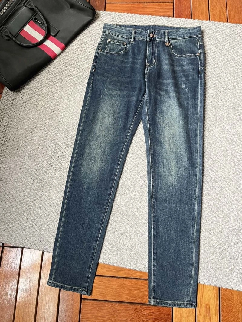 Accurate model Christian Dior Jeans