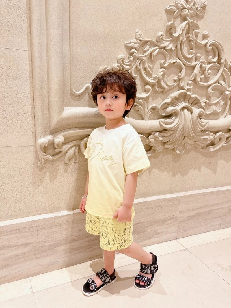 Accurate model Christian Dior Kids