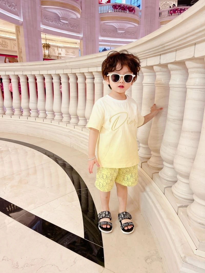 Accurate model Christian Dior Kids