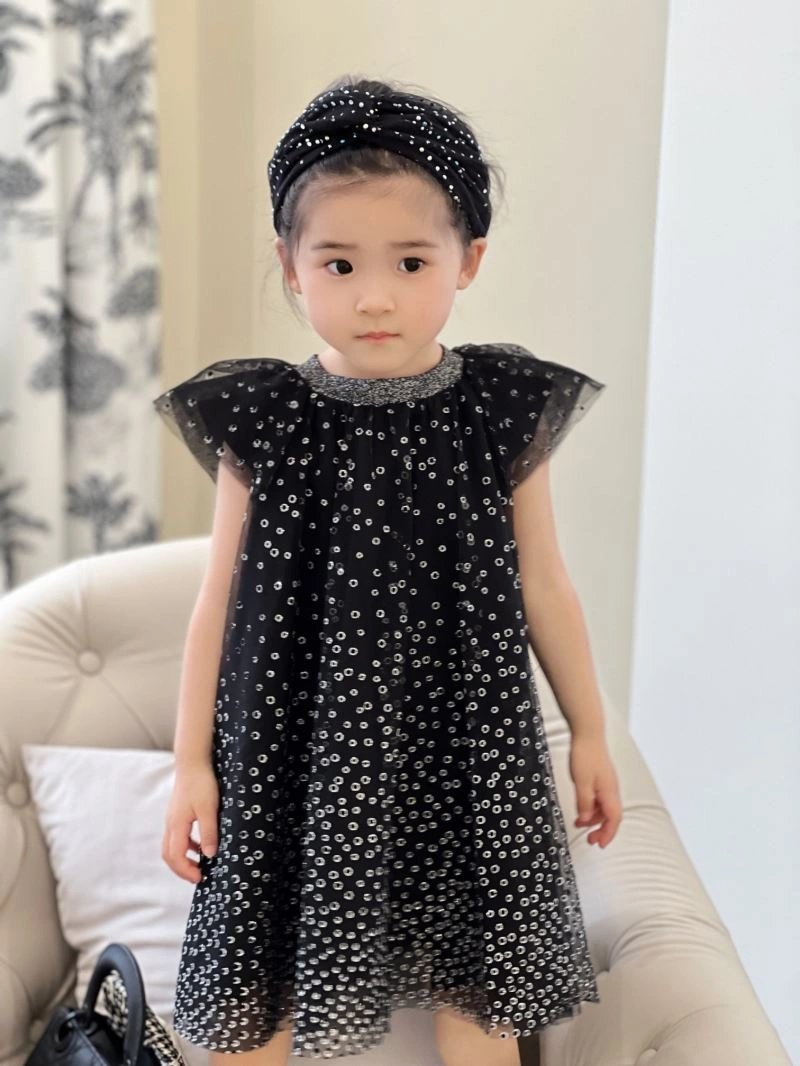 Accurate model Christian Dior Kids