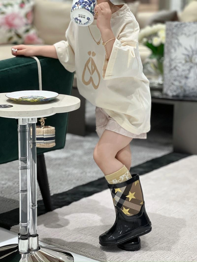 Indistinguishable Christian Dior Kids