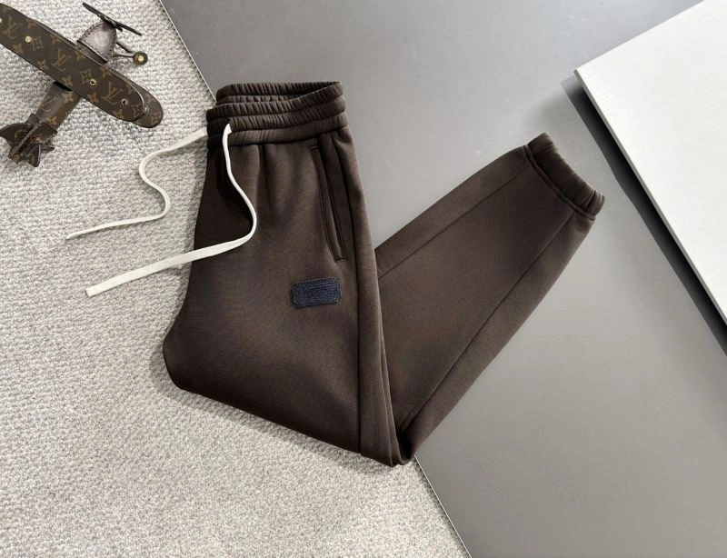 Accurate model Christian Dior Long Pants