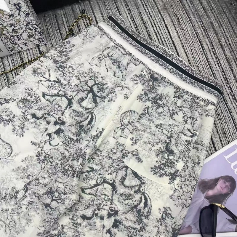 Budget-friendly Christian Dior Long Pants