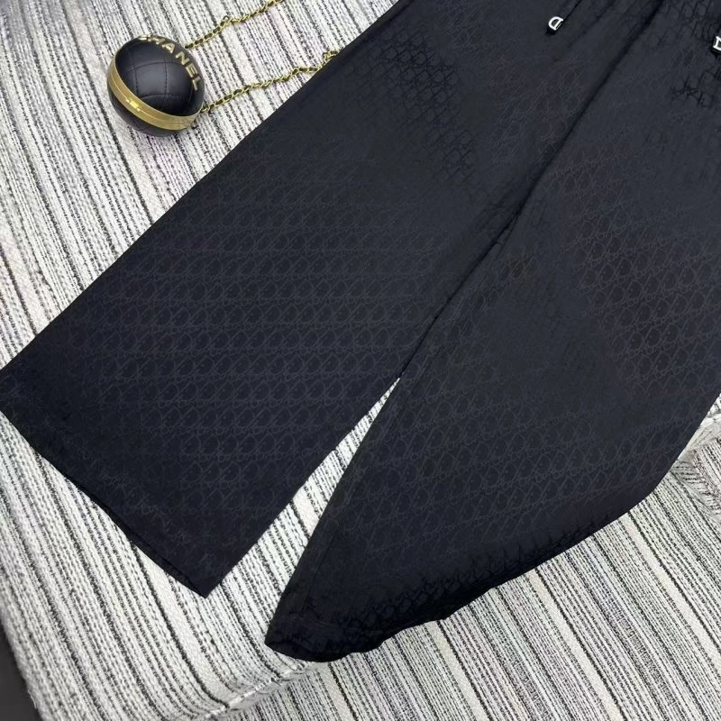 Indistinguishable Christian Dior Long Pants