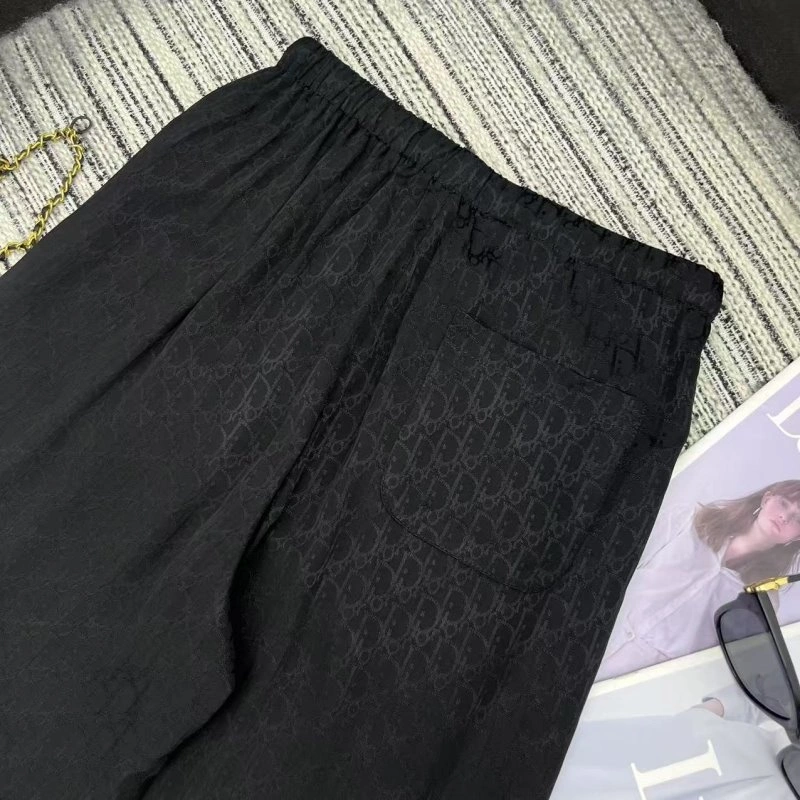 Indistinguishable Christian Dior Long Pants