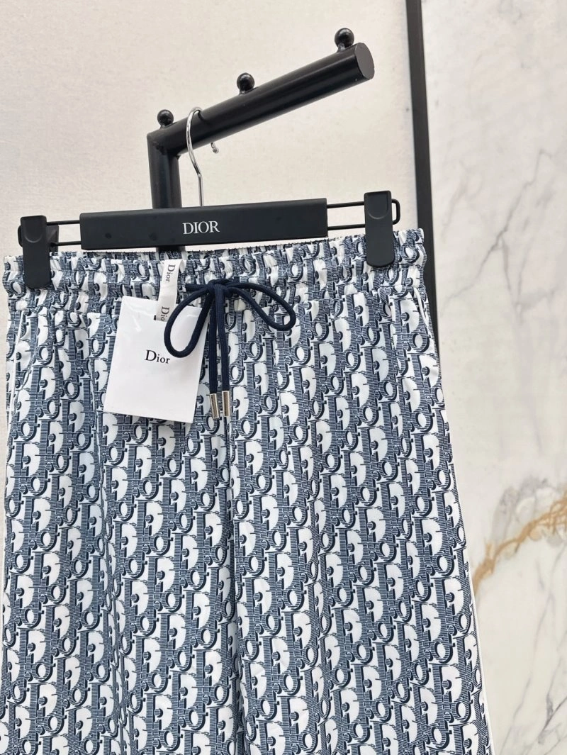 Budget-friendly Christian Dior Long Pants