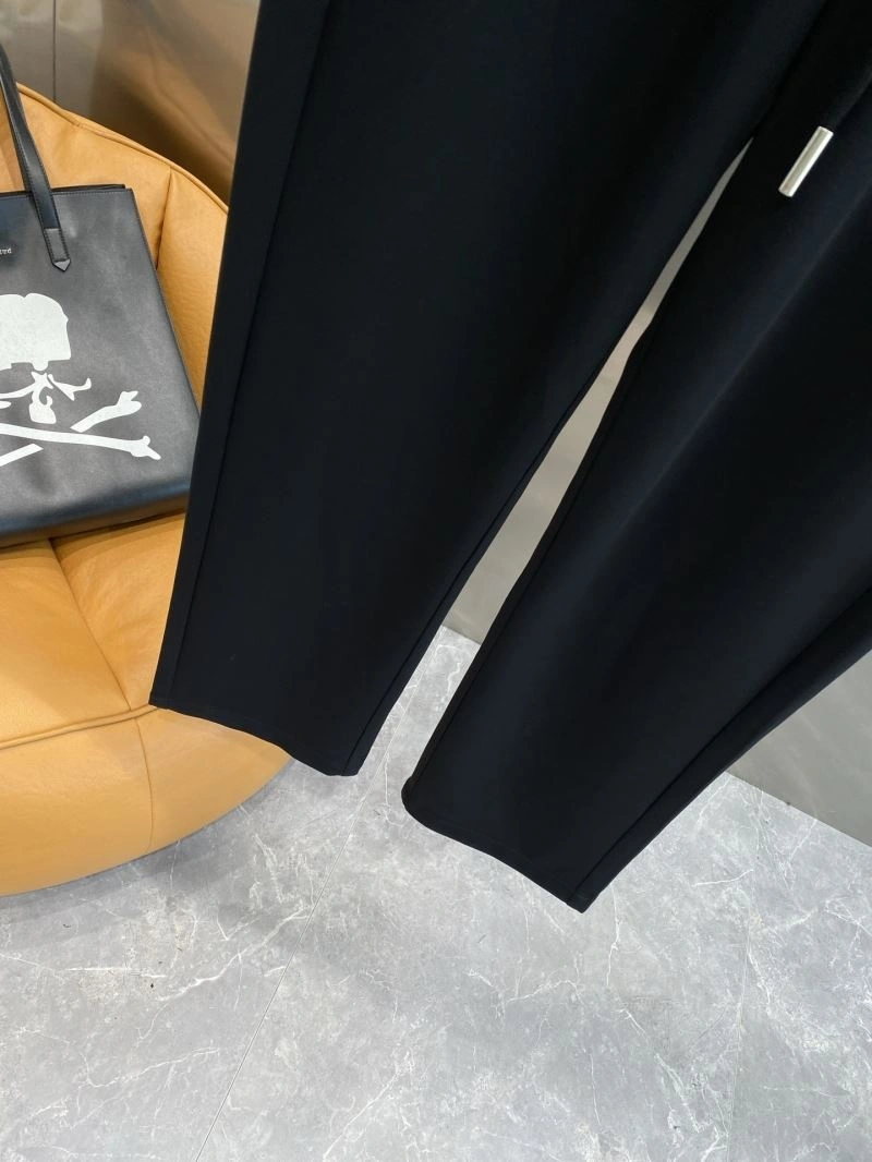 Accurate model Christian Dior Long Pants