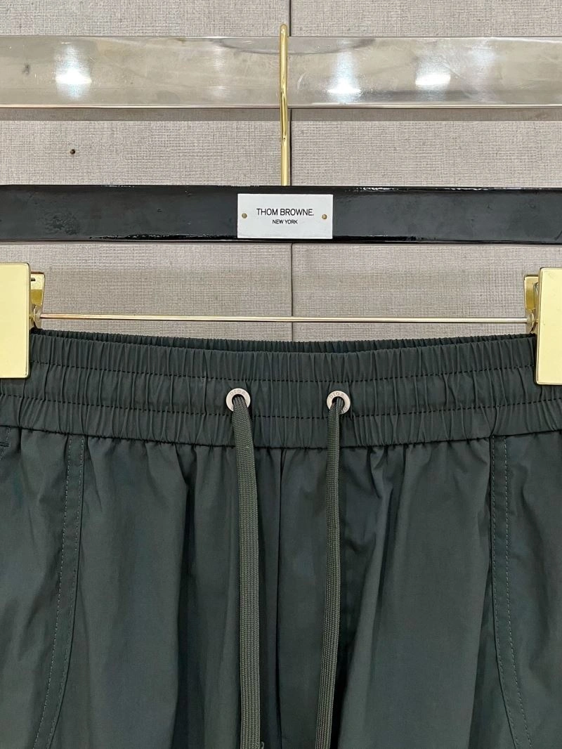 Accurate model Christian Dior Long Pants