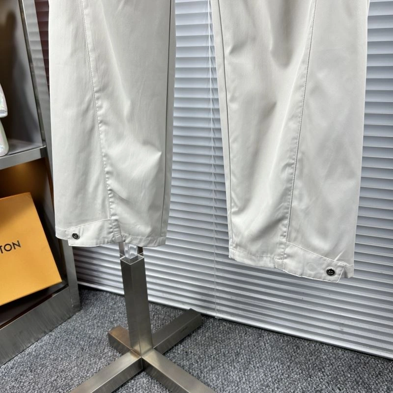 Accurate model Christian Dior Long Pants