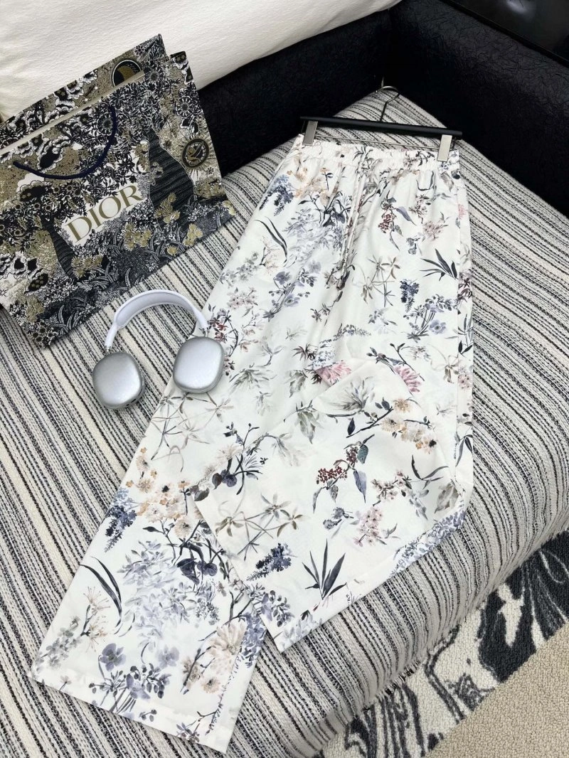 Value-priced Christian Dior Long Pants