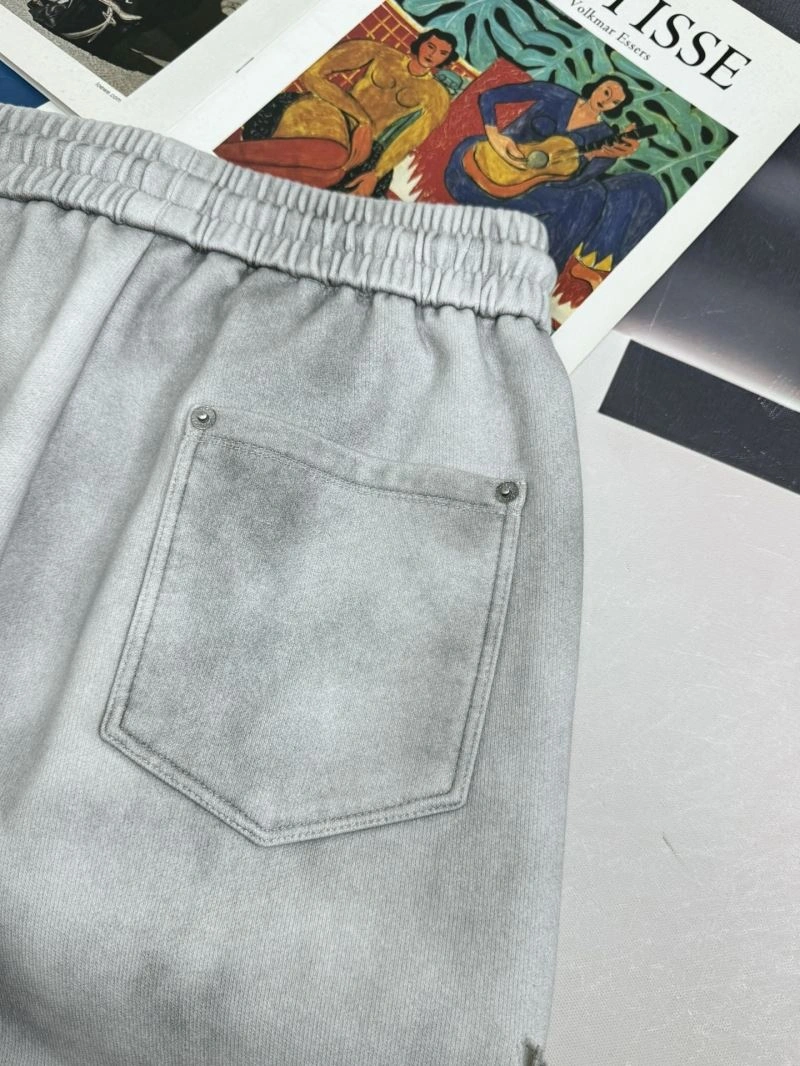 Accurate model Christian Dior Long Pants