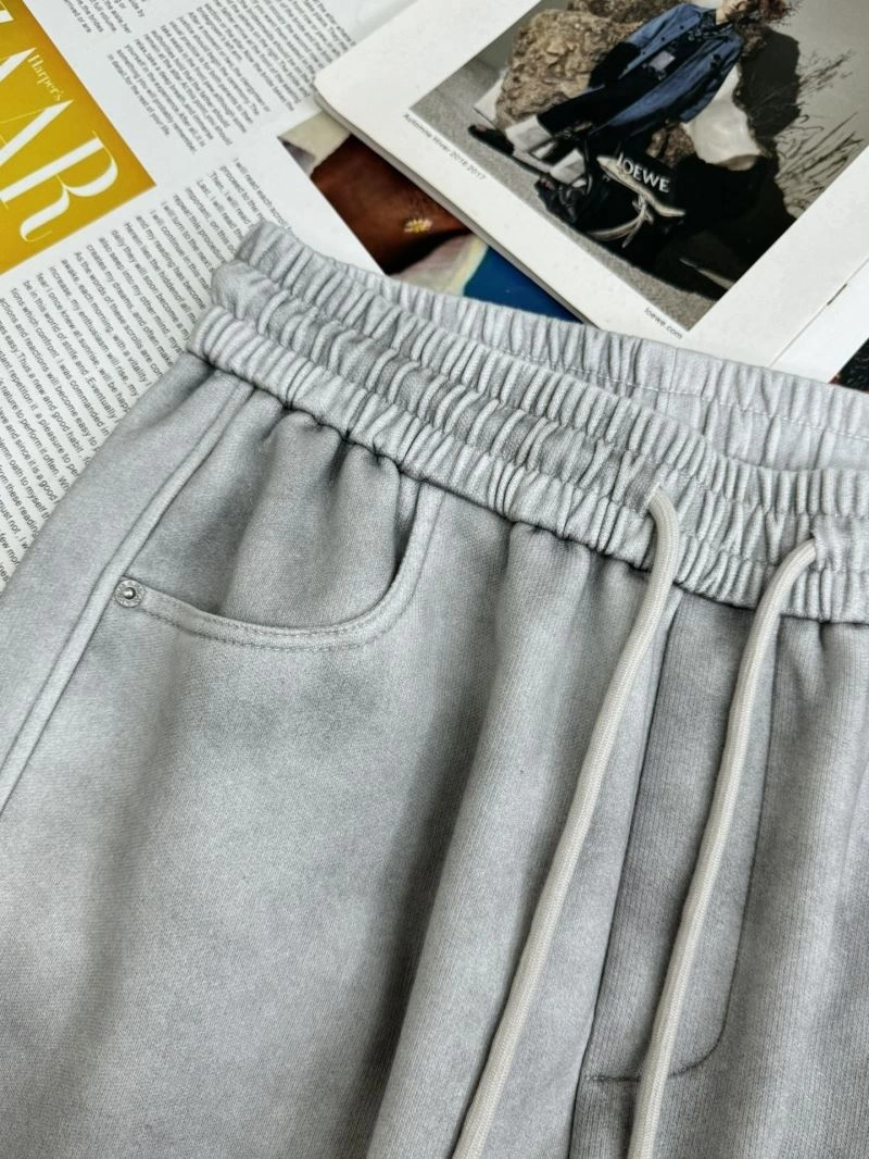 Accurate model Christian Dior Long Pants
