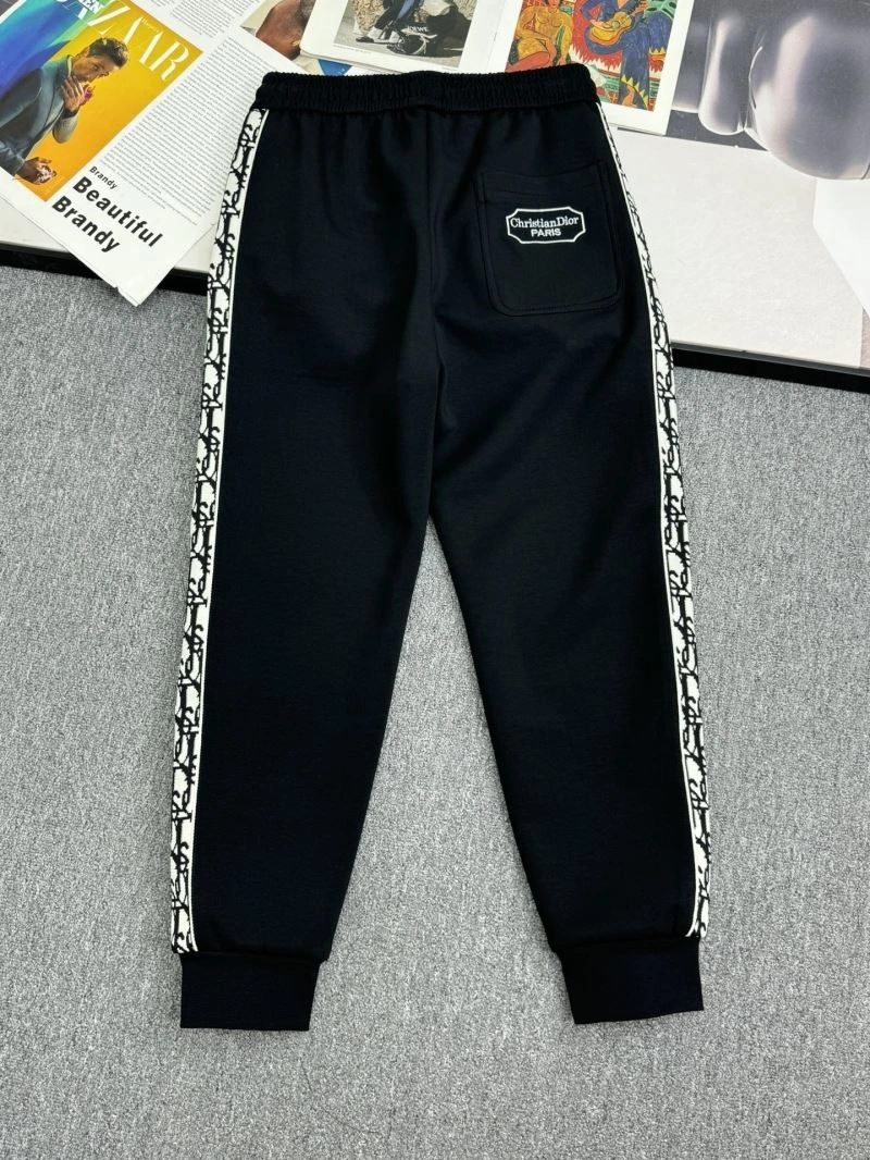 Accurate model Christian Dior Long Pants