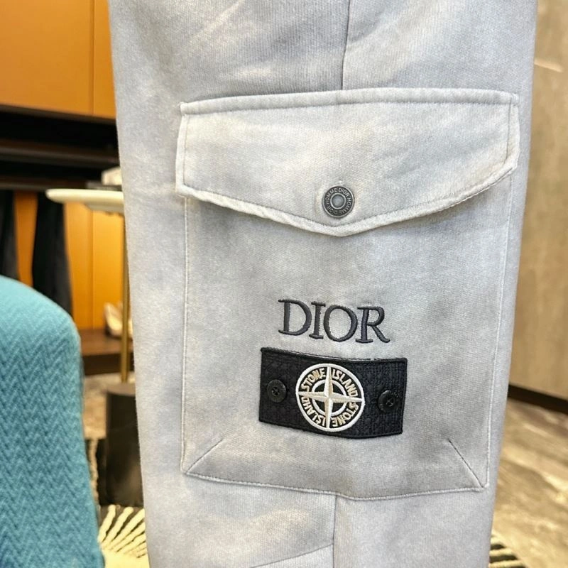 Accurate model Christian Dior Long Pants