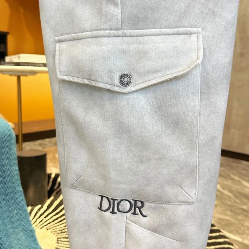 Accurate model Christian Dior Long Pants