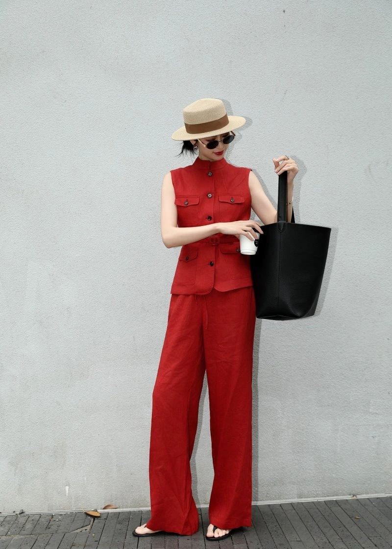 Accurate model Christian Dior Long Suits