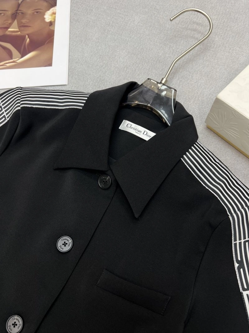 Accurate model Christian Dior Long Suits