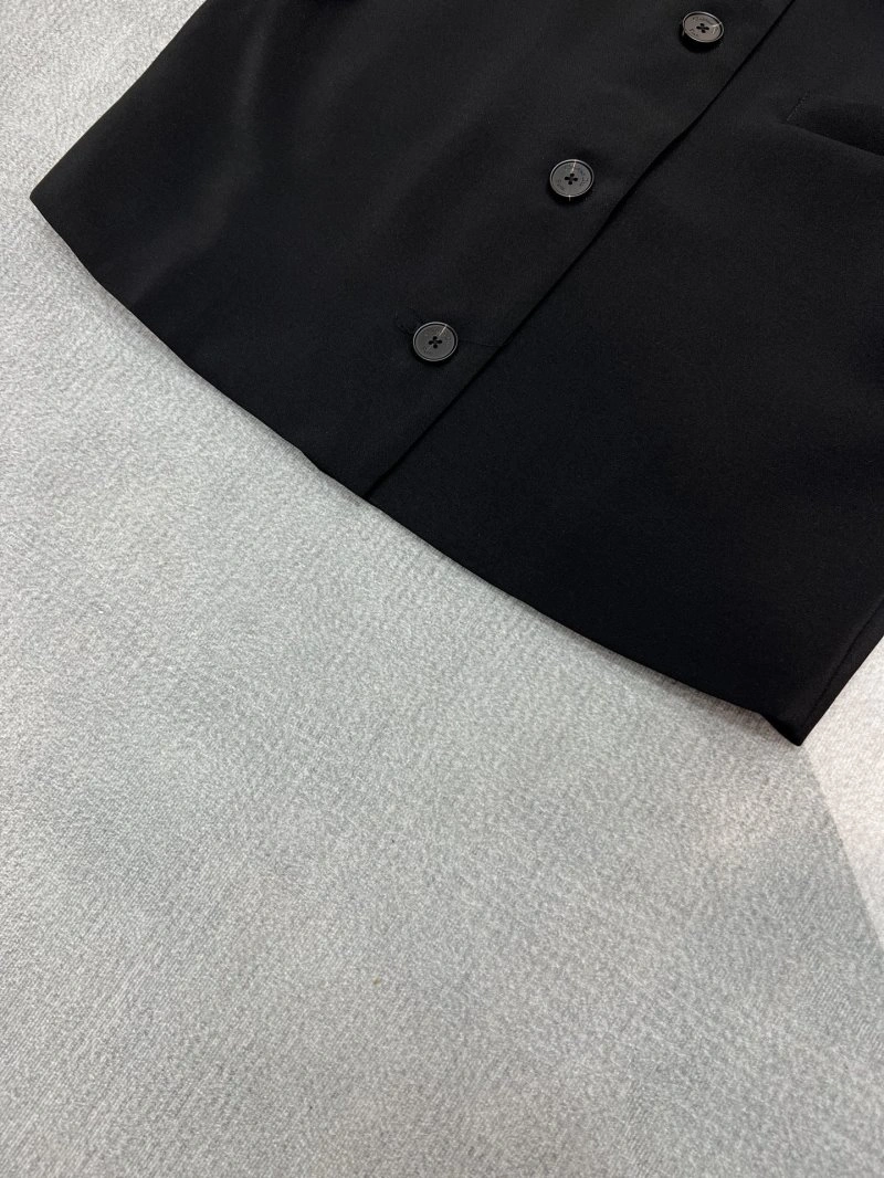 Accurate model Christian Dior Long Suits