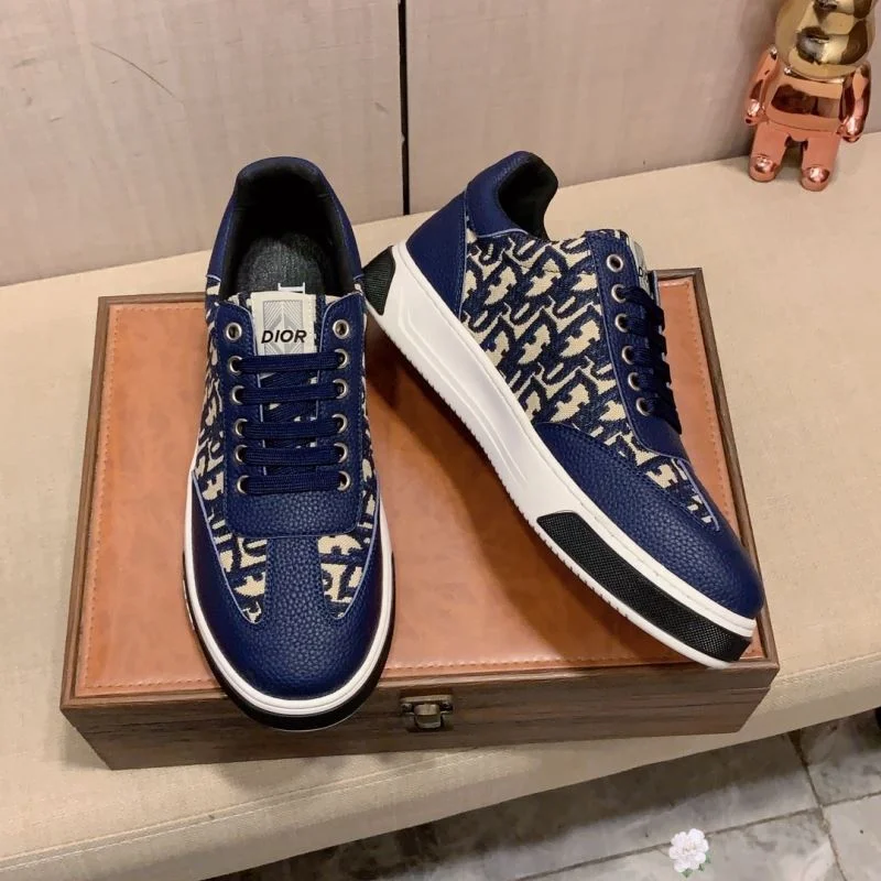Accurate model Christian Dior Low Shoes