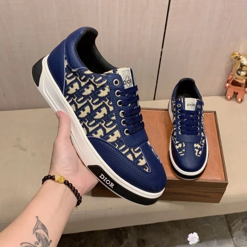 Accurate model Christian Dior Low Shoes