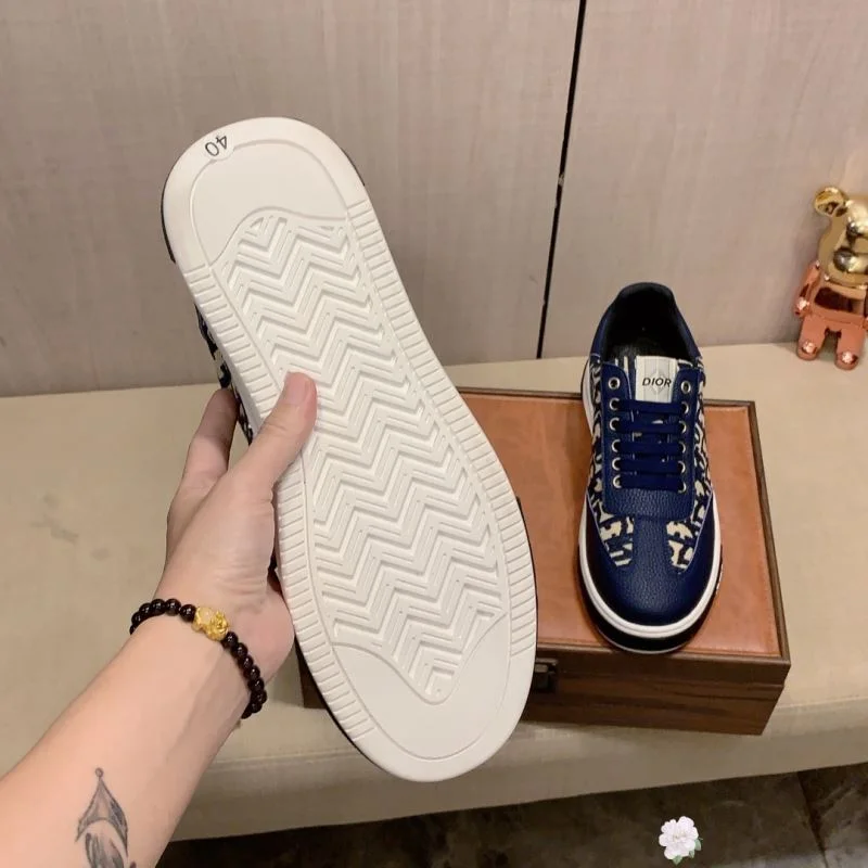 Accurate model Christian Dior Low Shoes