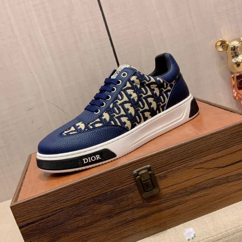 Accurate model Christian Dior Low Shoes