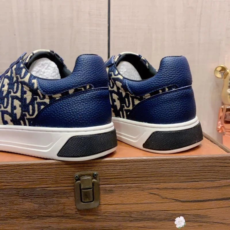 Accurate model Christian Dior Low Shoes