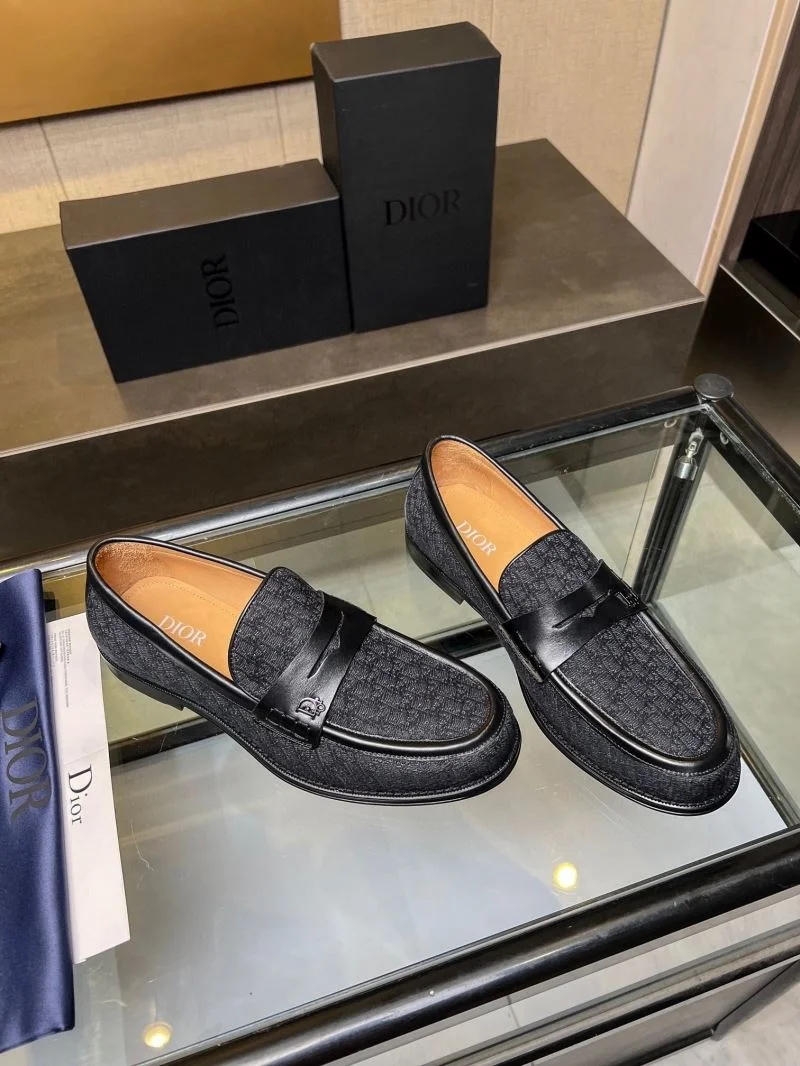 Value-priced Christian Dior Low Shoes
