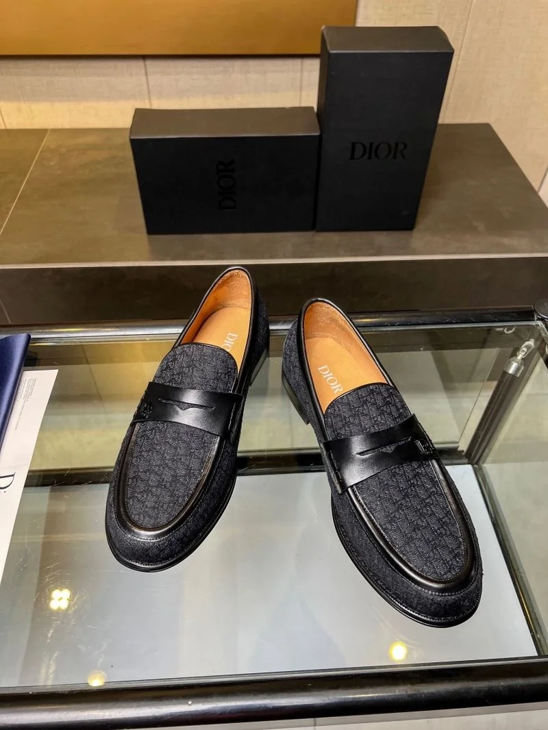 Value-priced Christian Dior Low Shoes