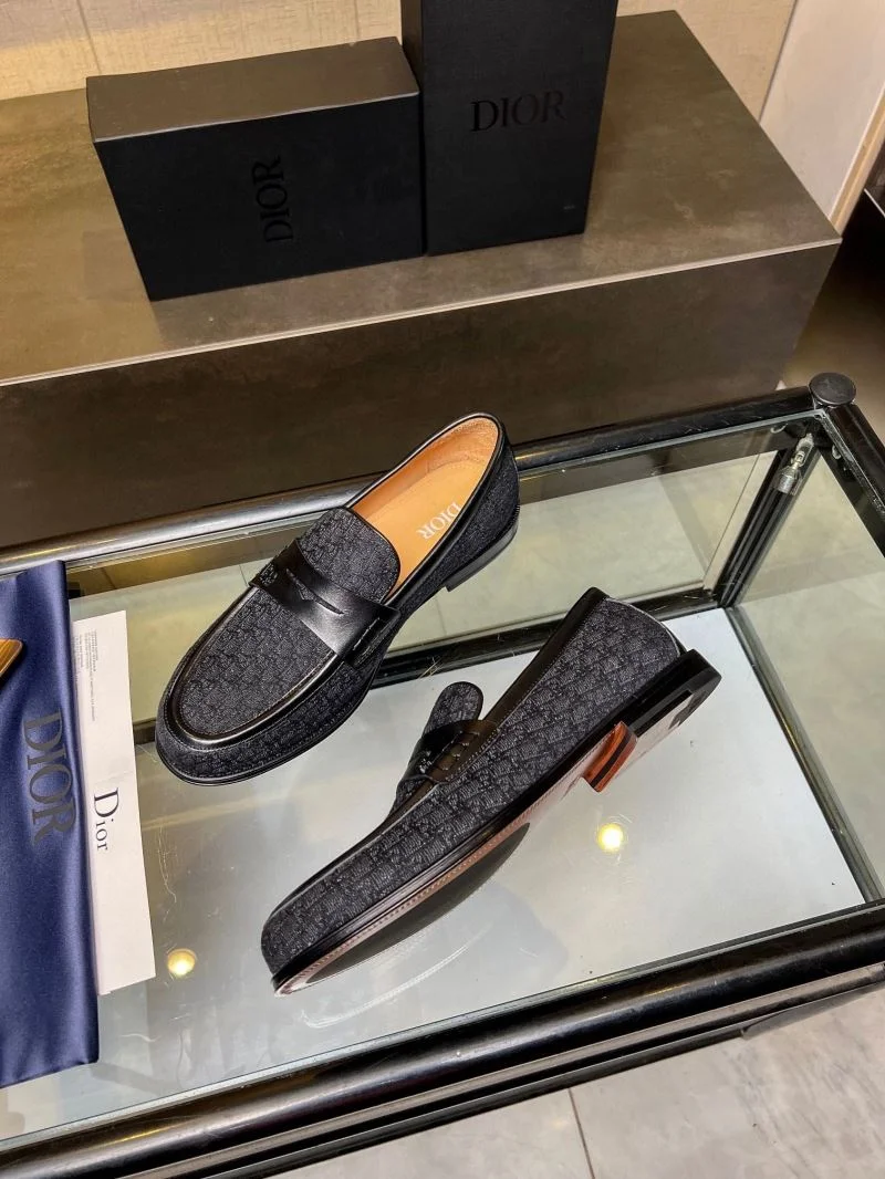 Value-priced Christian Dior Low Shoes