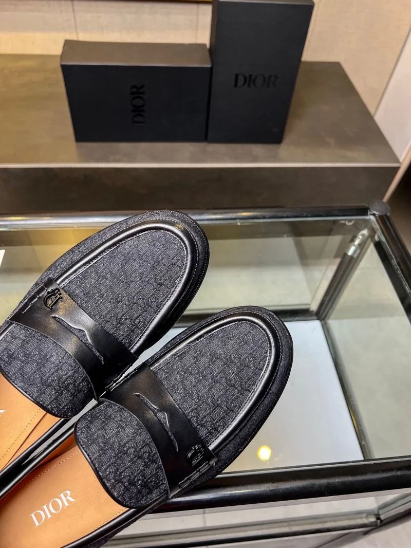 Value-priced Christian Dior Low Shoes