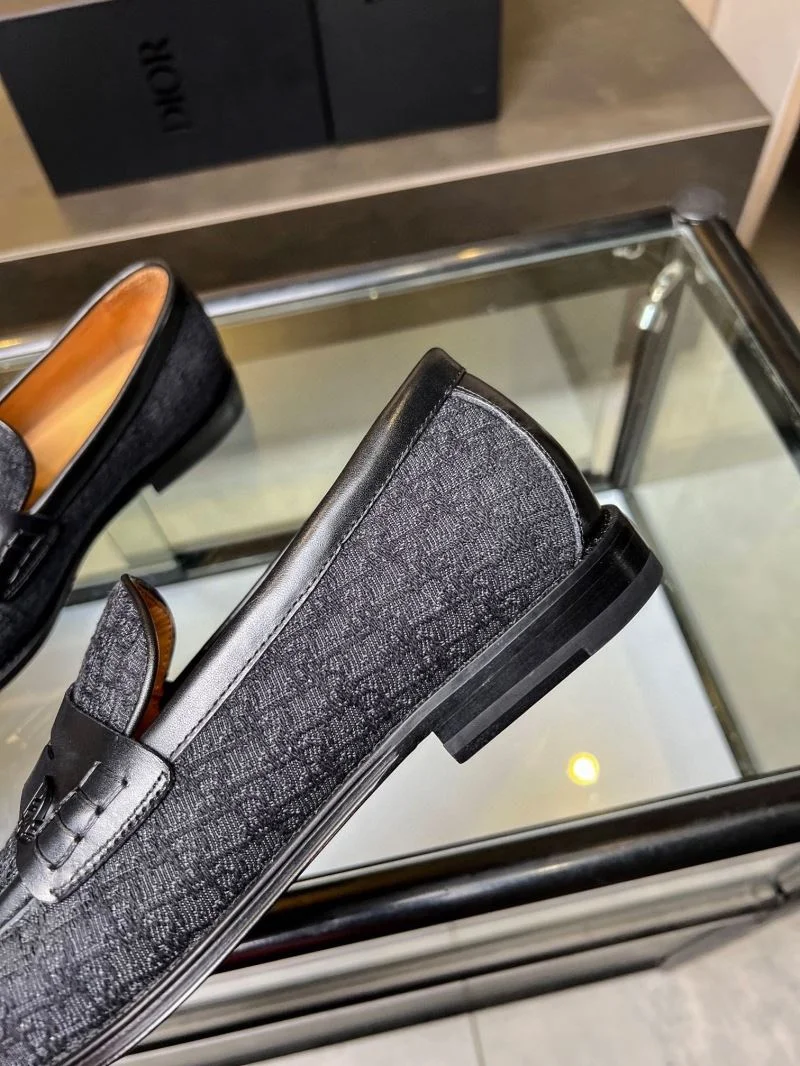Value-priced Christian Dior Low Shoes