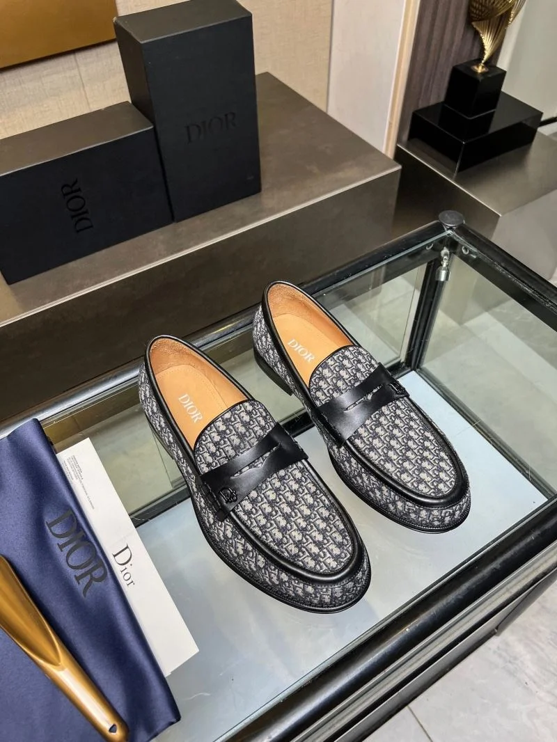 Bargain Christian Dior Low Shoes