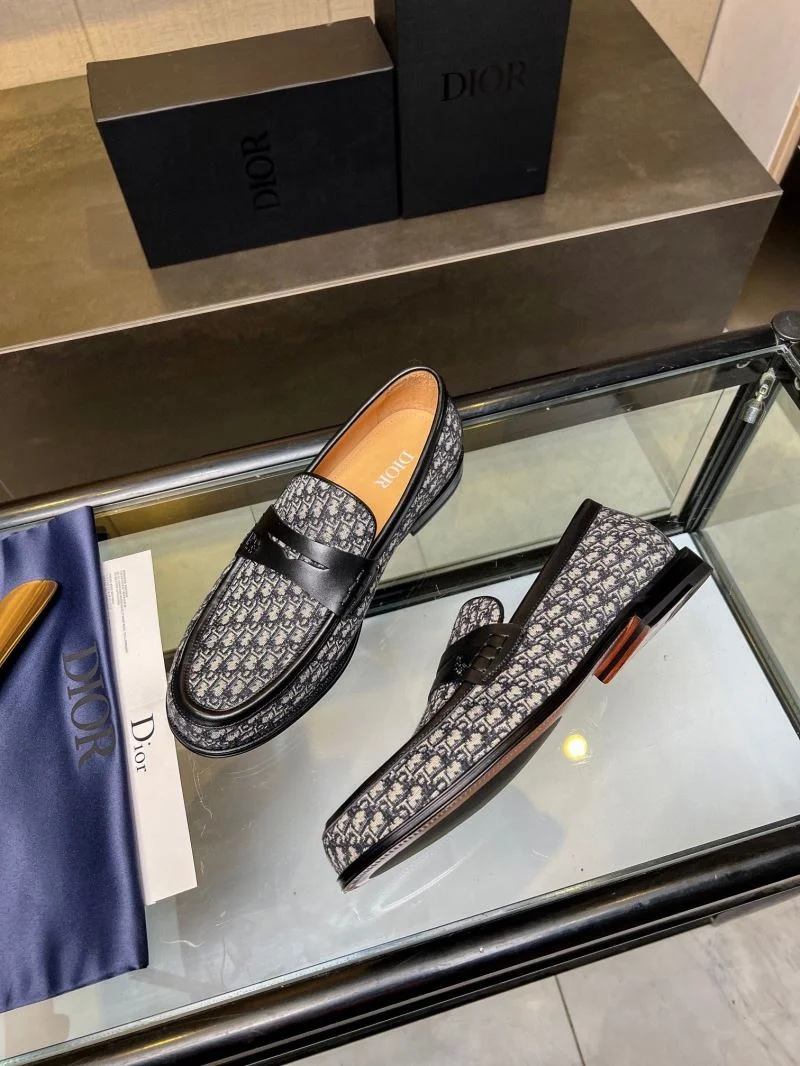 Bargain Christian Dior Low Shoes