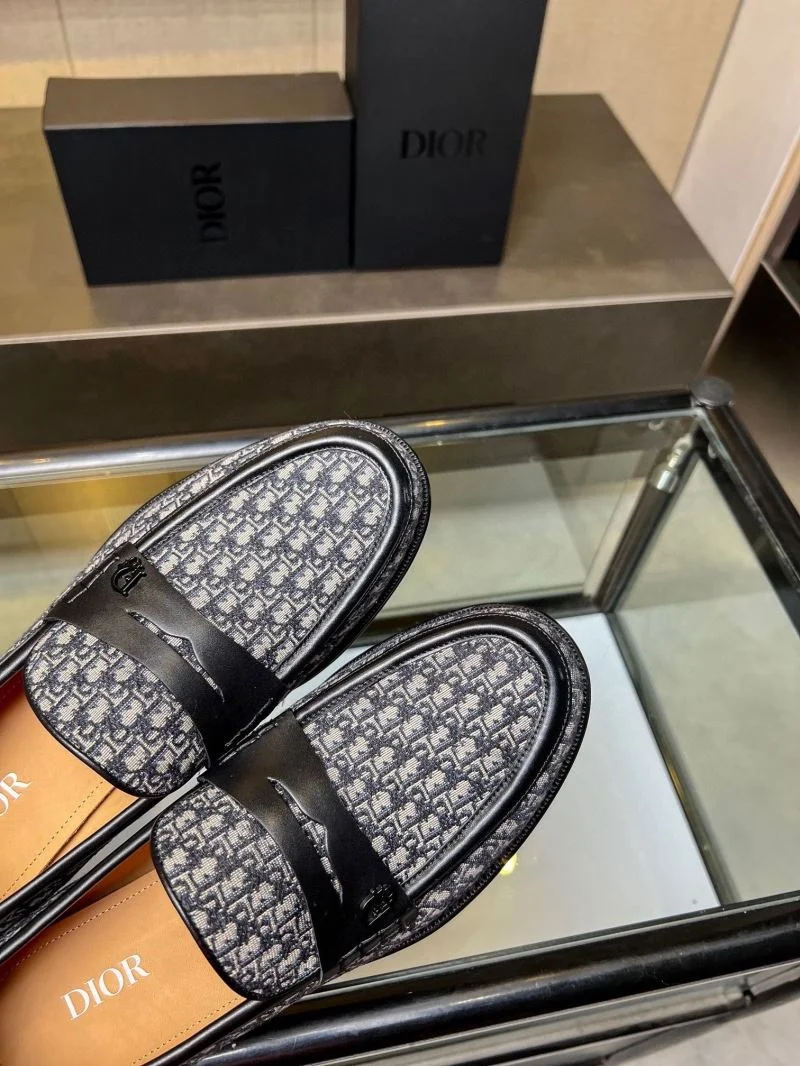 Bargain Christian Dior Low Shoes