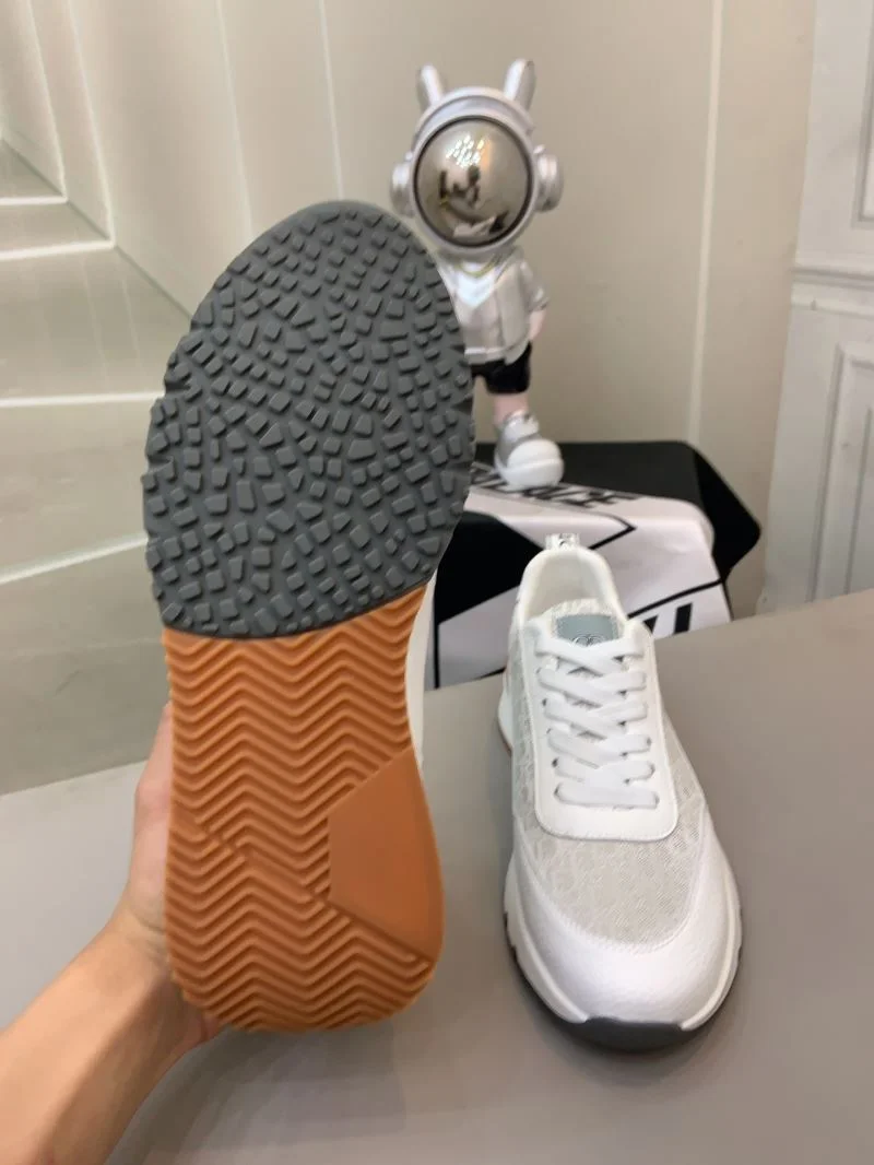 Bargain Christian Dior Low Shoes