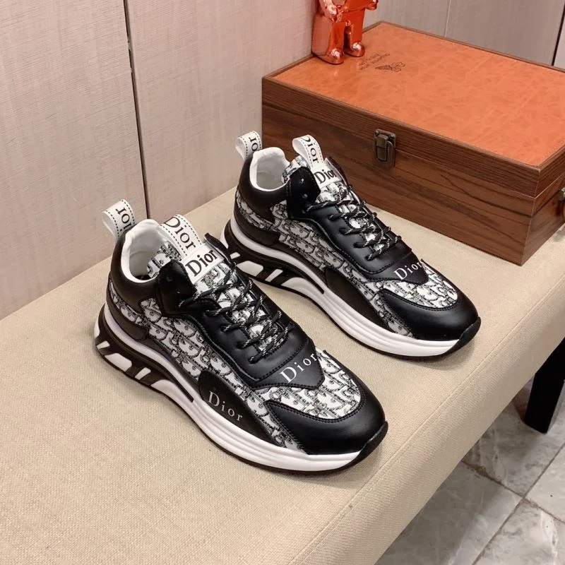 Accurate model Christian Dior Low Shoes