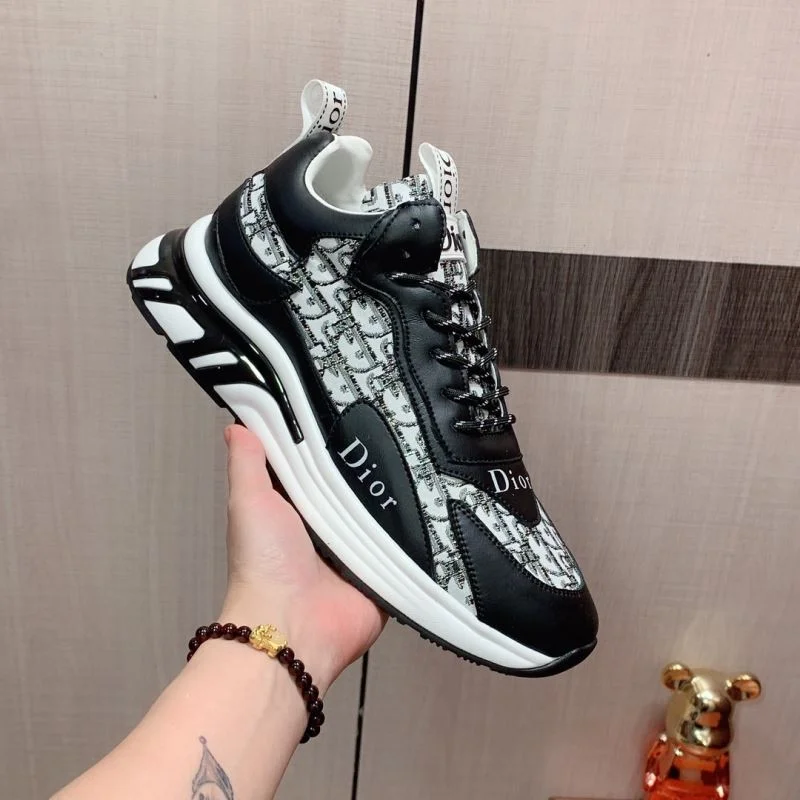 Accurate model Christian Dior Low Shoes