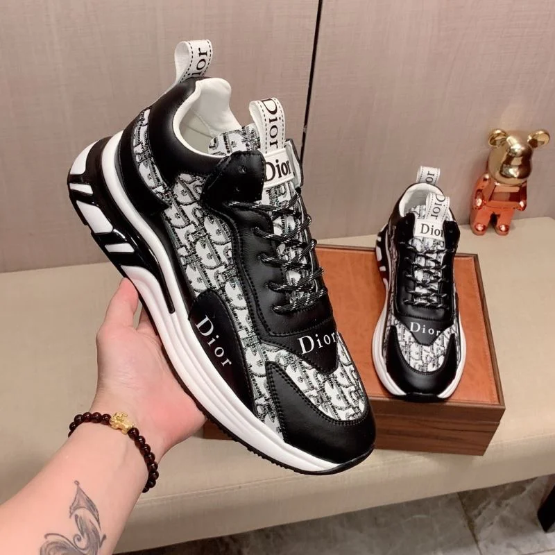 Accurate model Christian Dior Low Shoes