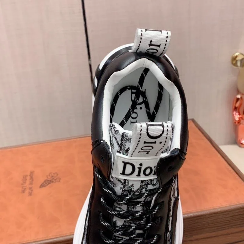Accurate model Christian Dior Low Shoes