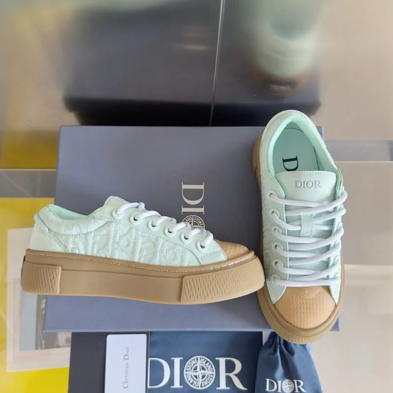 Bargain Christian Dior Low Shoes