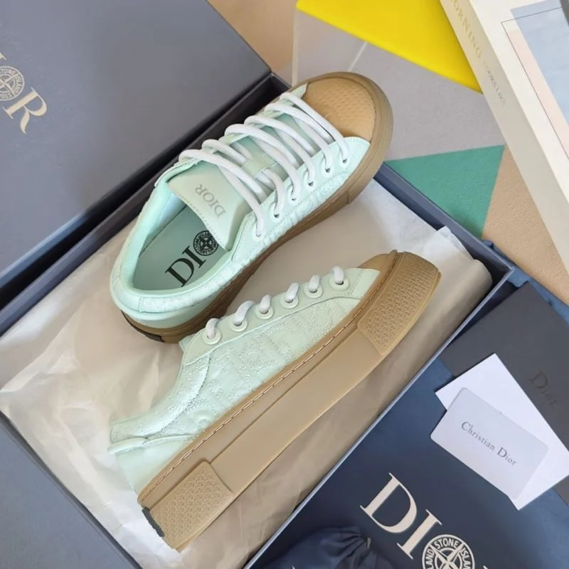 Bargain Christian Dior Low Shoes