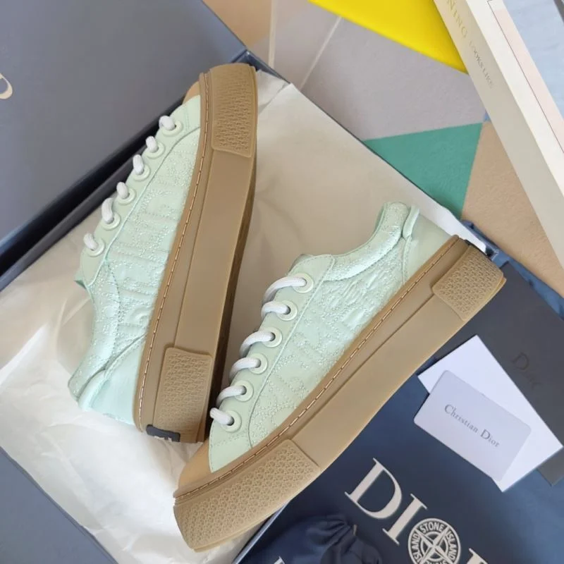Bargain Christian Dior Low Shoes