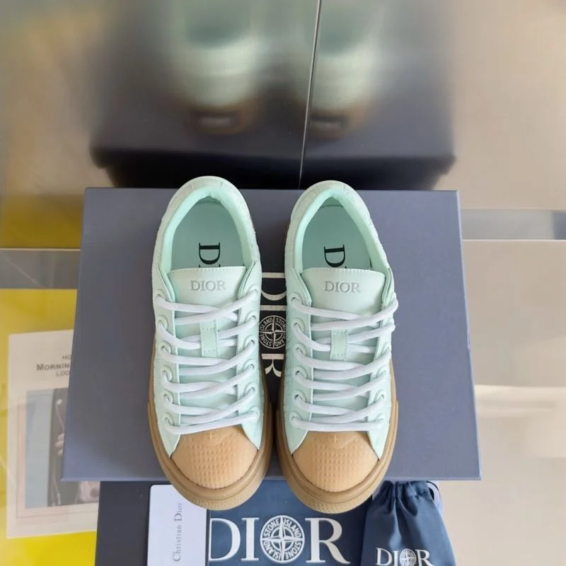 Bargain Christian Dior Low Shoes