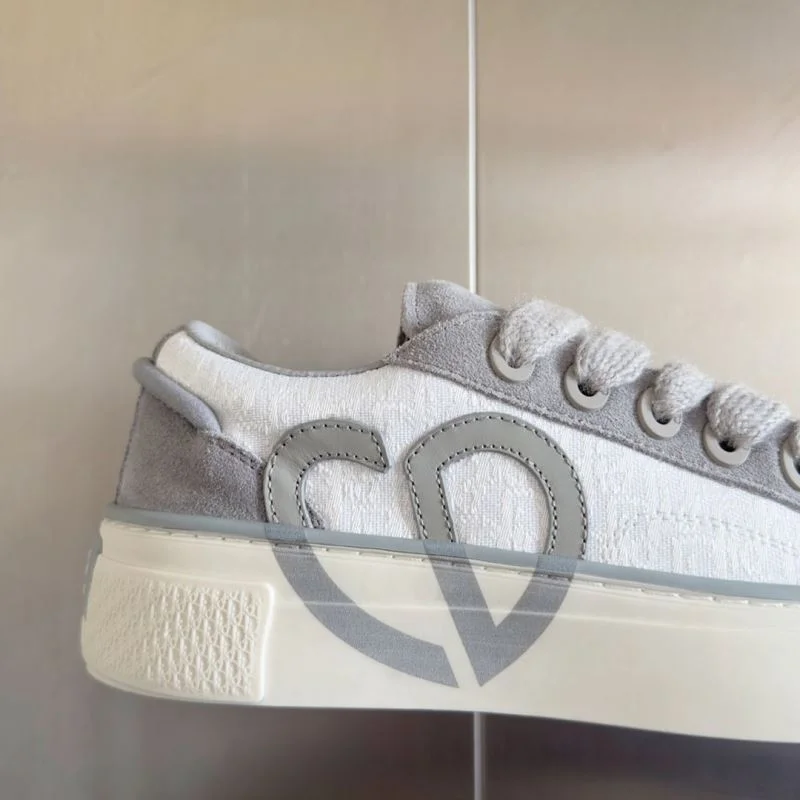 Indistinguishable Christian Dior Low Shoes